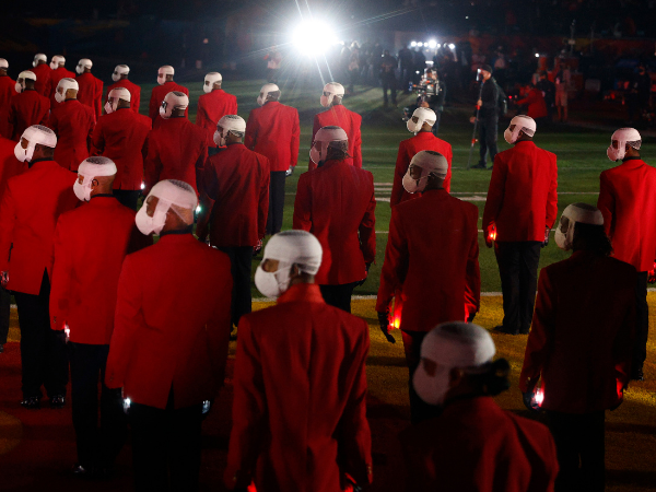 The Weeknd Brings Bright Lights and Bandaged Dancers to Super Bowl ...