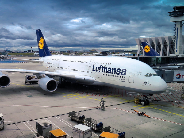 10 domestic and international best airlines to fly | Reviews & Ratings