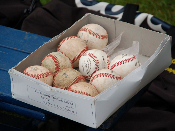 Softball vs baseball | 7 Differences You Should Know