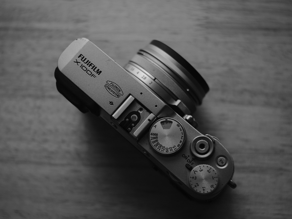 Mirrorless vs. DSLR Cameras - What's Better for Photography?