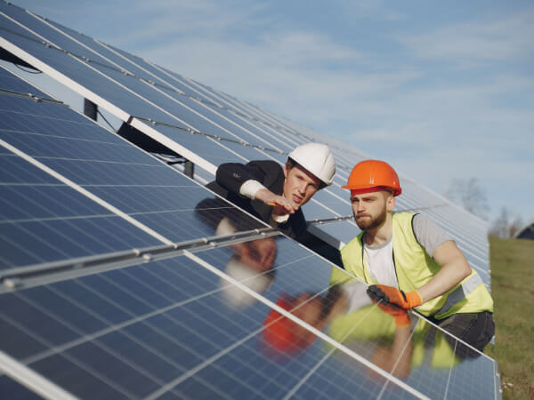 The Ultimate Guide to DIY Solar Panels | How to Install Them Yourself