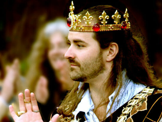 Dictatorship vs. Monarchy - The Line Between Tyranny and Royal Decree ...