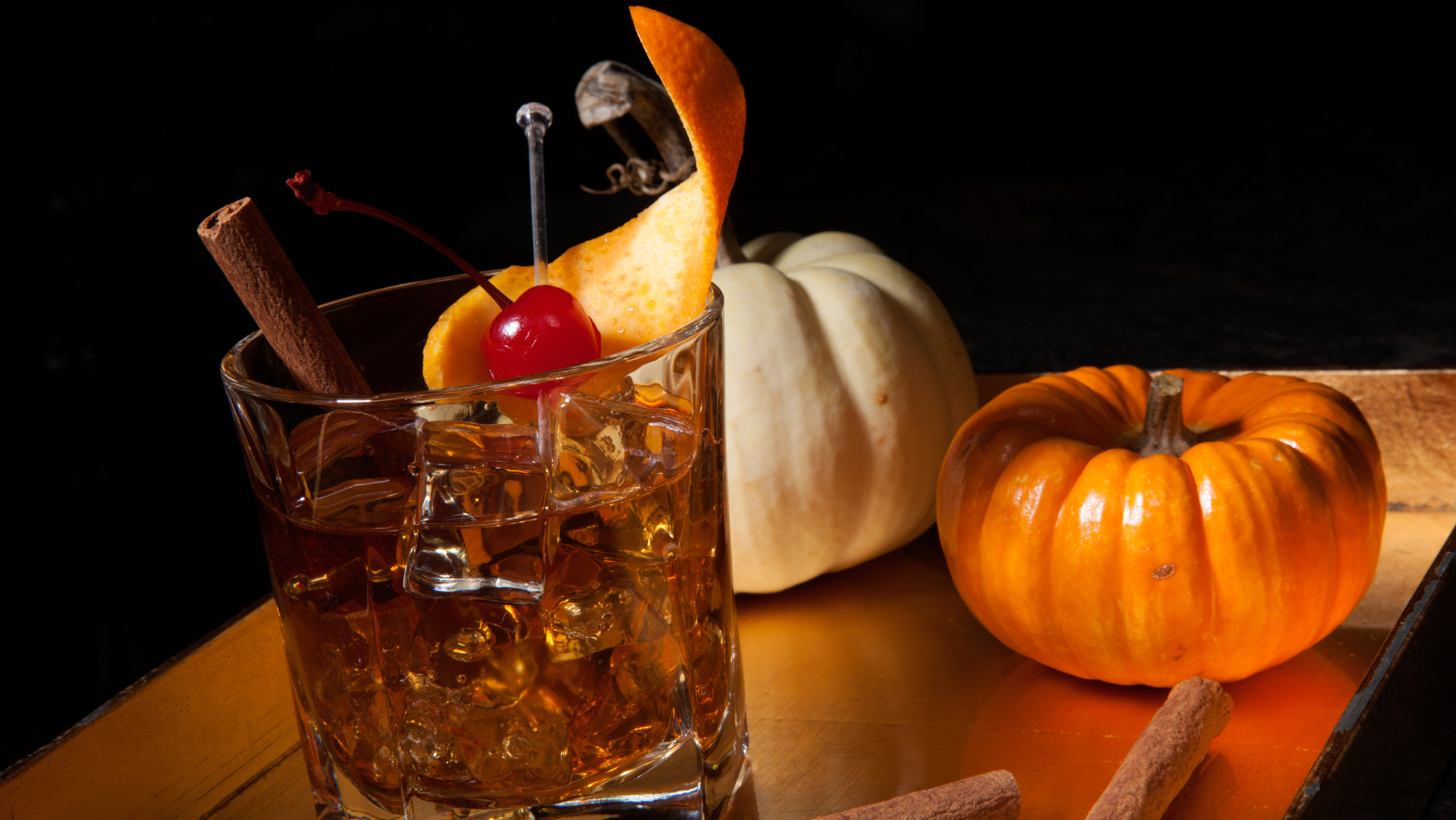 Perfect Fall Cocktails for Your Next Dinner Party I Lifestyle
