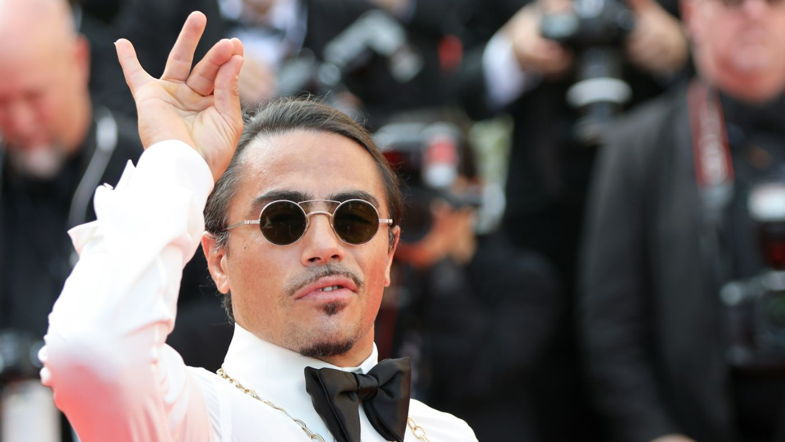 Salt Bae Earns Praise with Promise to Feed 5,000 People Daily in Turkey ...