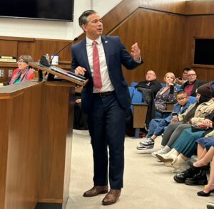 Fil-Am Juslyn Manalo sworn in as mayor of Daly City | Inquirer