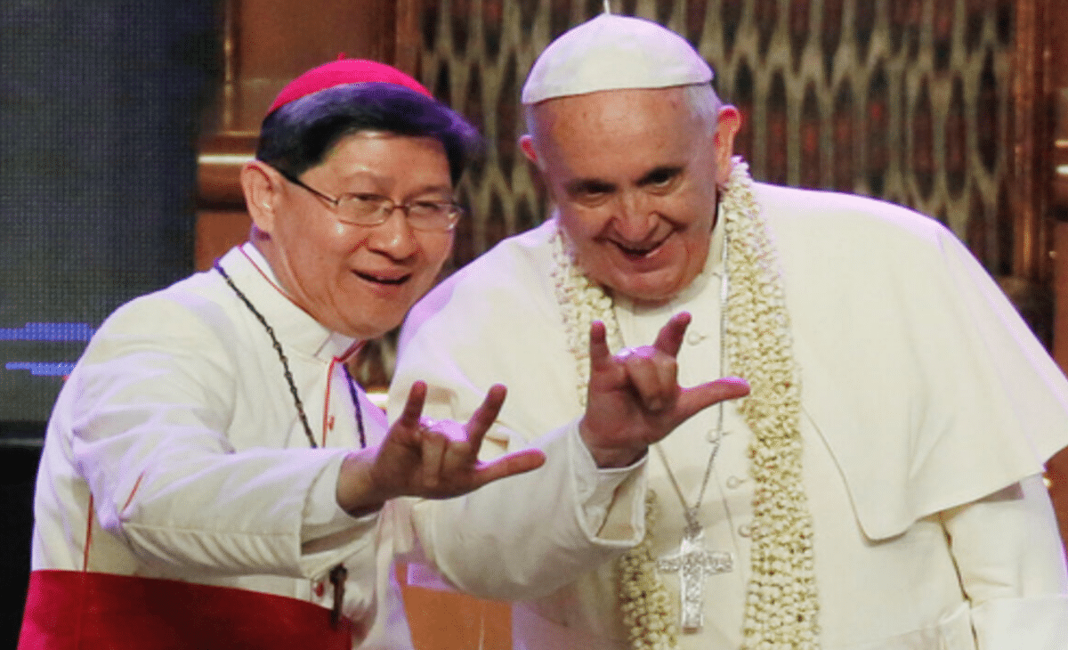 Filipino pilgrims keep up hopes for Cardinal Tagle as next pope