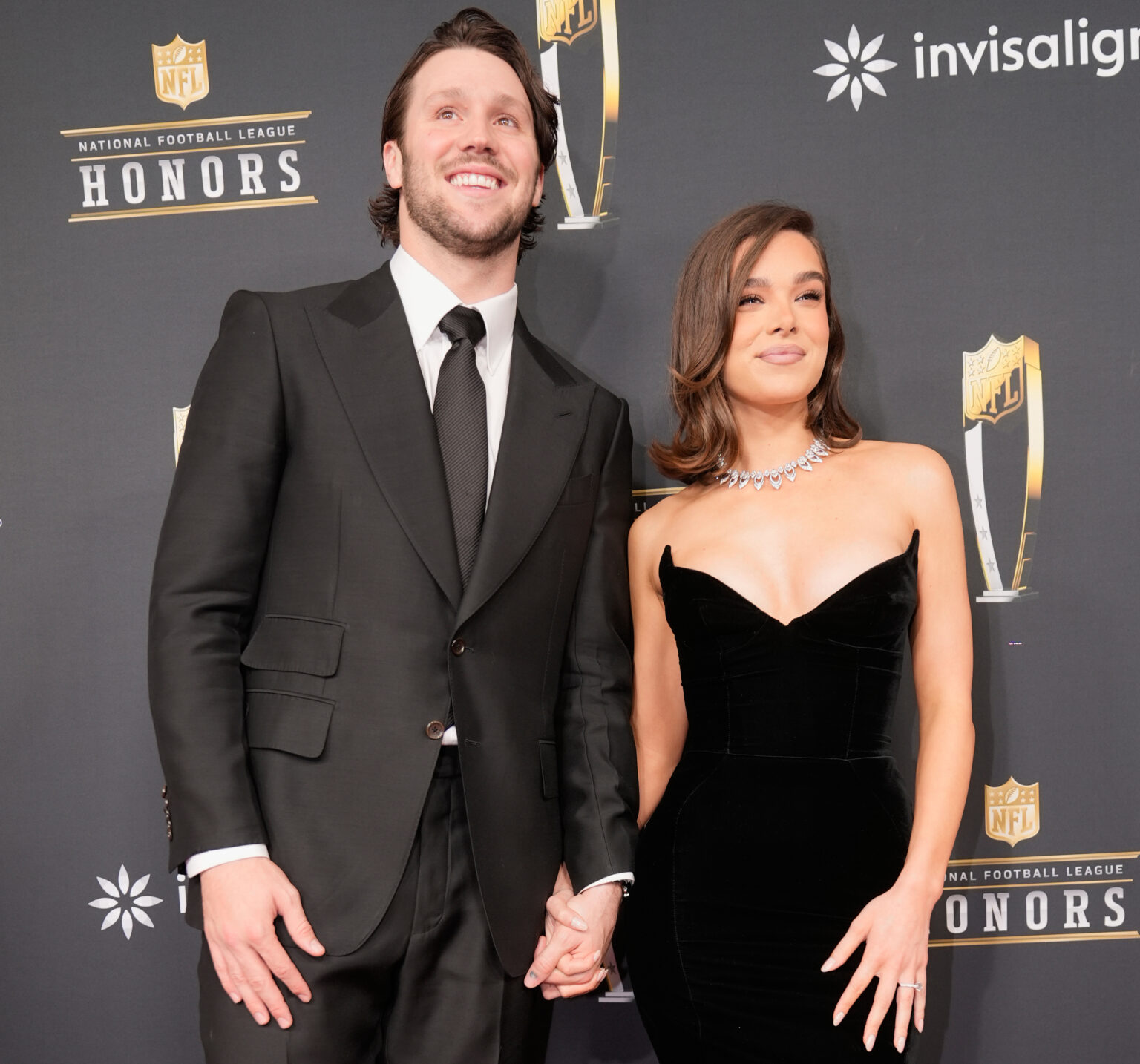 Fil-Am actress Hailee Steinfeld marries NFL star Josh Allen