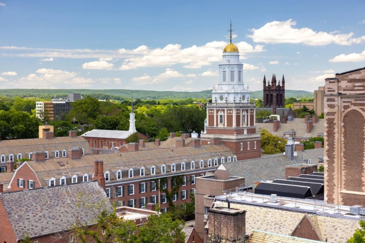 Yale offers Filipino language courses for first time