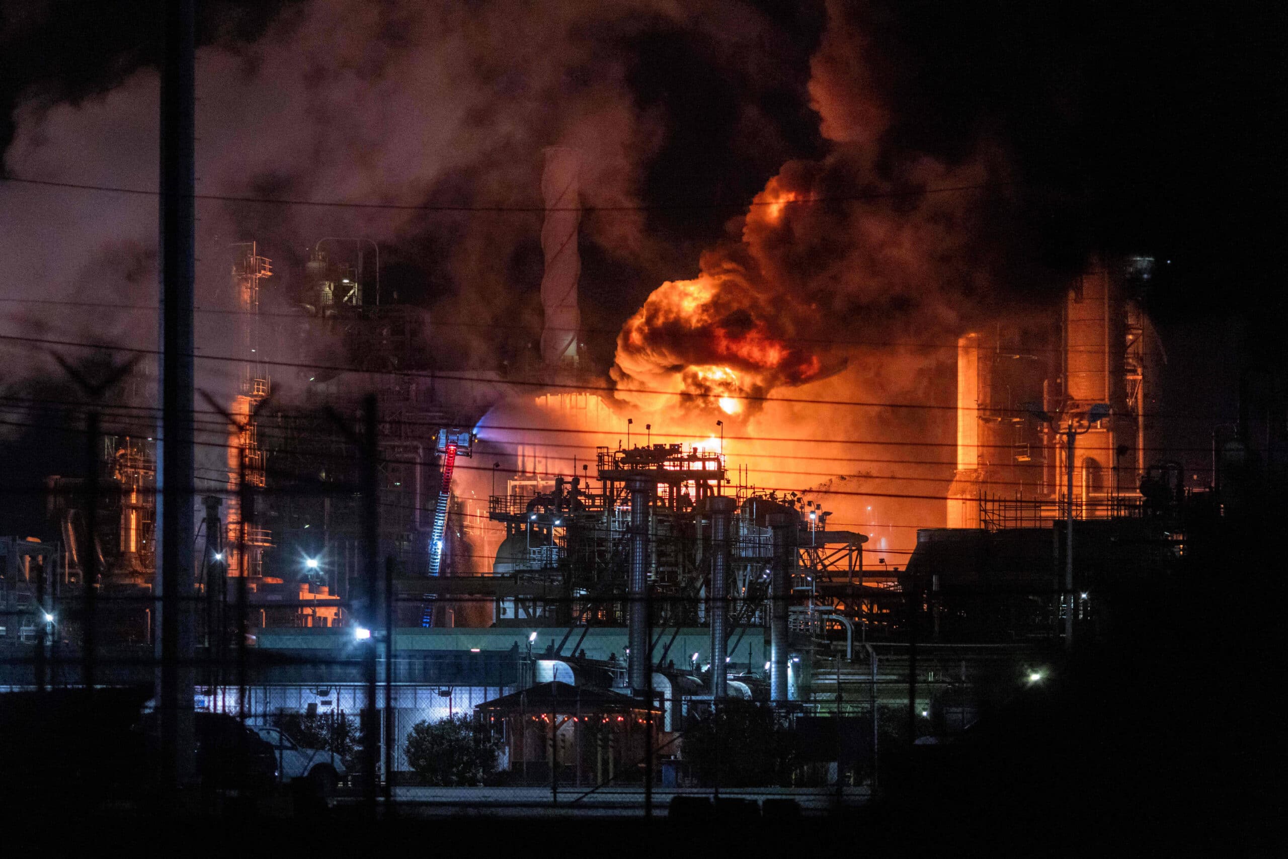 Massive fire erupts at LA-area Chevron refinery in El Segundo