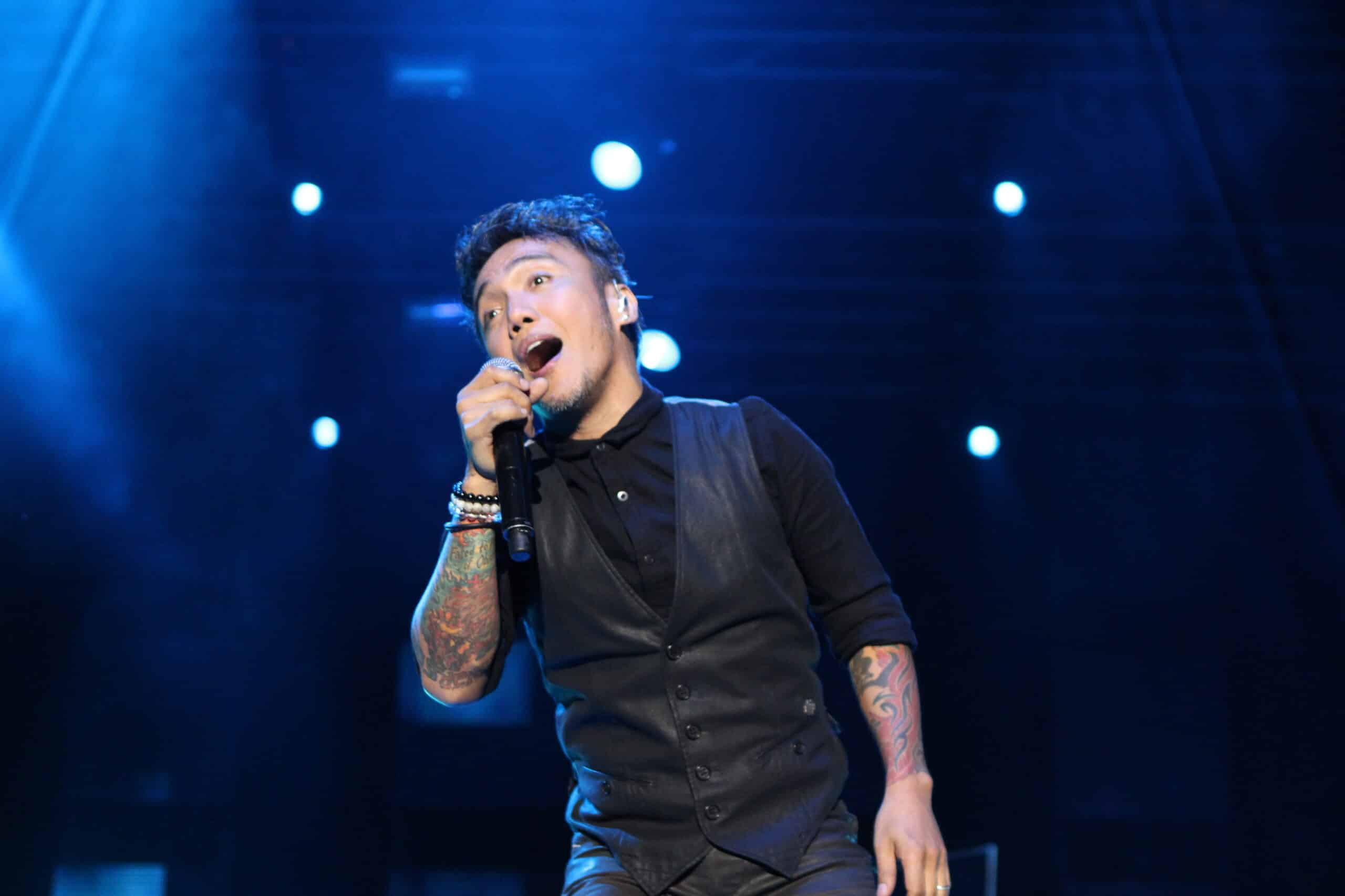 Arnel Pineda confirms he almost quit Journey due to struggles